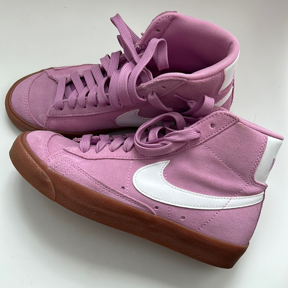 *Rare* Pink Blazer Mid ‘77 Gum Soul - Gem